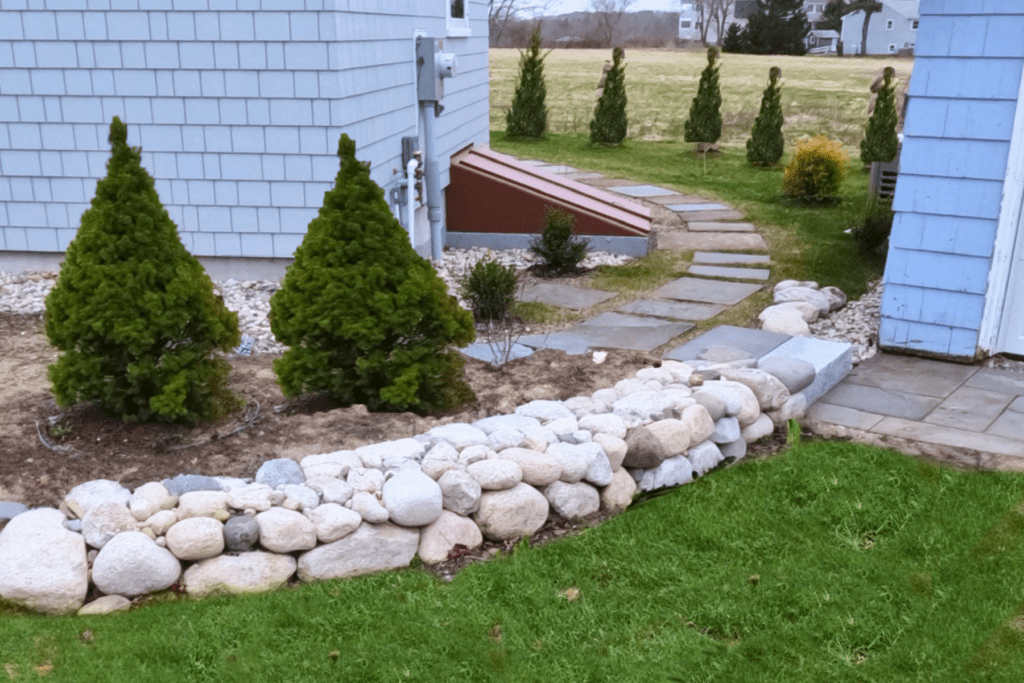 Achieving Harmony in Your Outdoor Space: Balancing Hardscape and ...